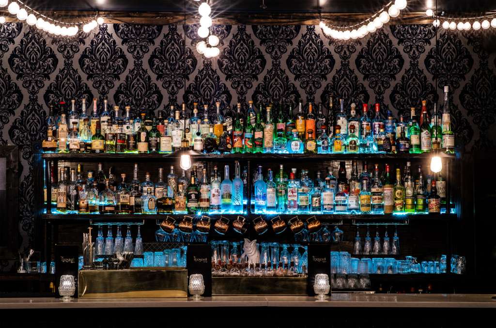 12 Swankiest Cocktail Bars to Visit in Austin | UrbanMatter Austin