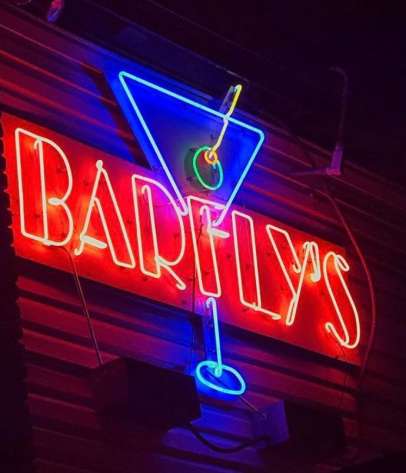 11 Best Bars With Cheap Drinks in Austin, TX | UrbanMatter Austin