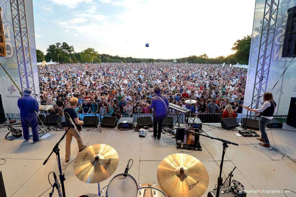 The Ultimate Austin Summer Bucket List: Restaurants, Bars, and Things ...