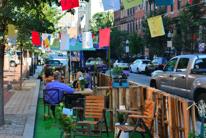 Curbside Cafés Coming to Chicago | UrbanMatter