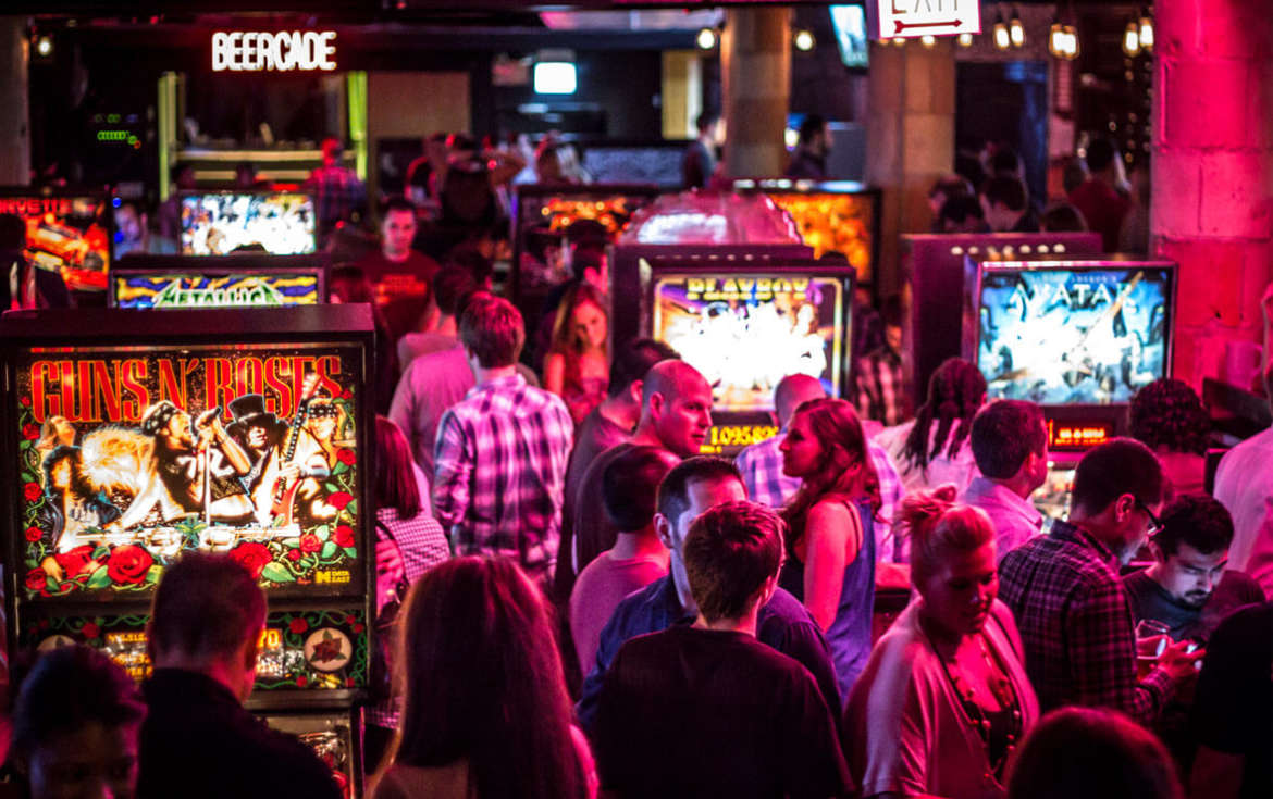 The 6 Best Places to Watch the Super Bowl in Chicago | UrbanMatter