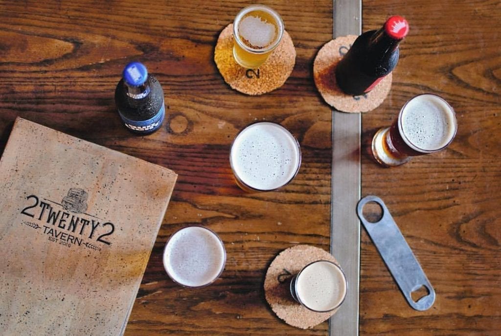 2Twenty2 Tavern in Chicago, IL | UrbanMatter