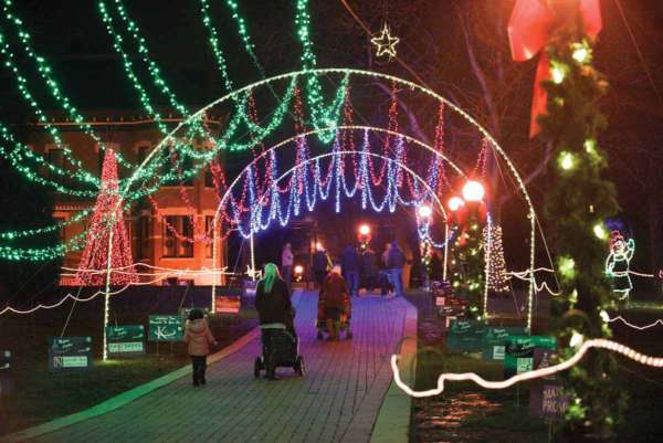 Where to Find the Best Christmas Decorations & Holiday Lights Displays ...