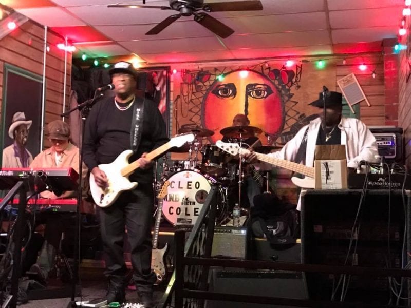 Visit These Unique Chicago Bars for the Best Night of Your Life ...