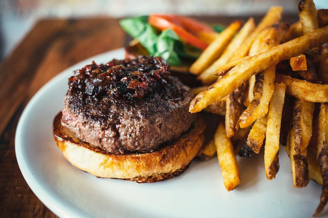 The 14 Cheesiest Eats in Chicago | UrbanMatter