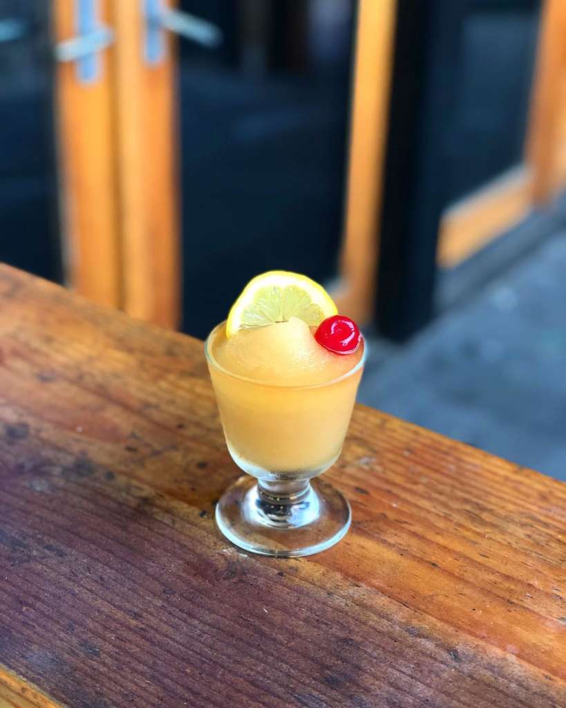 A Mini-Golf Pop-Up is Coming to Chicago This Month | UrbanMatter