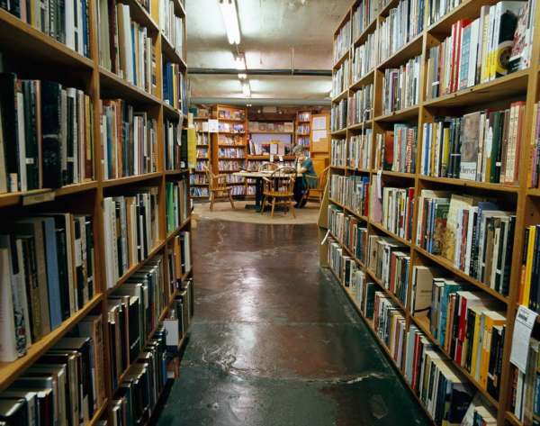 Exploring the Shelves of Chicago’s Best Bookstores | UrbanMatter