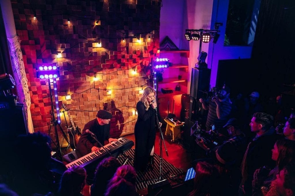 Best Date Ideas According to Zodiac Sign in Chicago