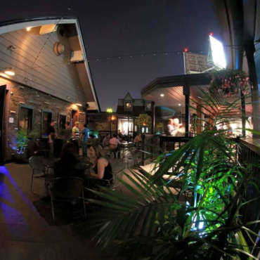 Phoenix Bar & Nightclub in Elk Grove Village, IL | UrbanMatter