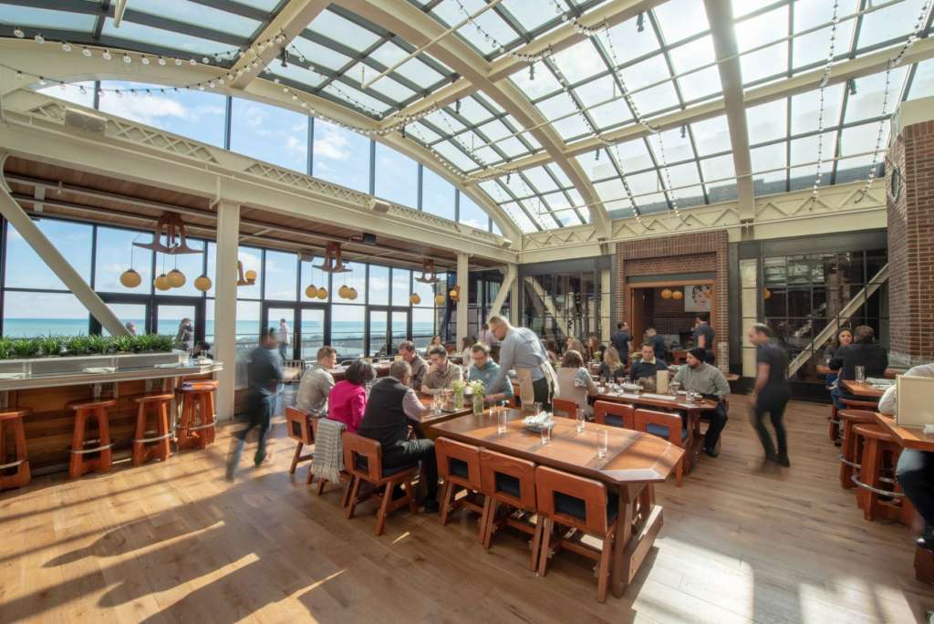 Best Chicago Outdoor Bars Near You With Heated Seating | UrbanMatter