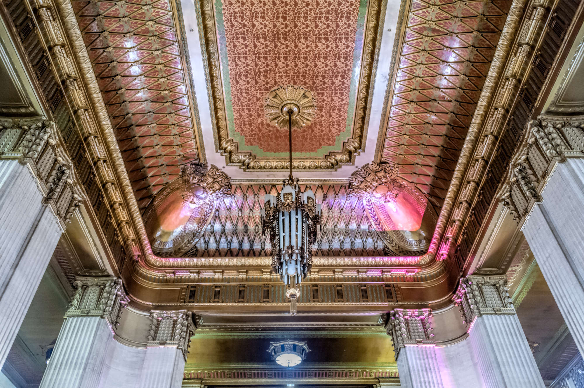 9 Most Iconic Buildings & Architecture in Downtown Chicago | UrbanMatter