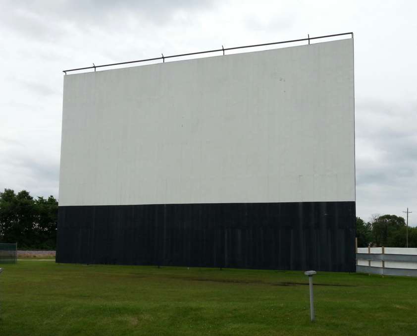 6 Chicago Area Drive-In Theaters Where You Can Catch a Movie | UrbanMatter
