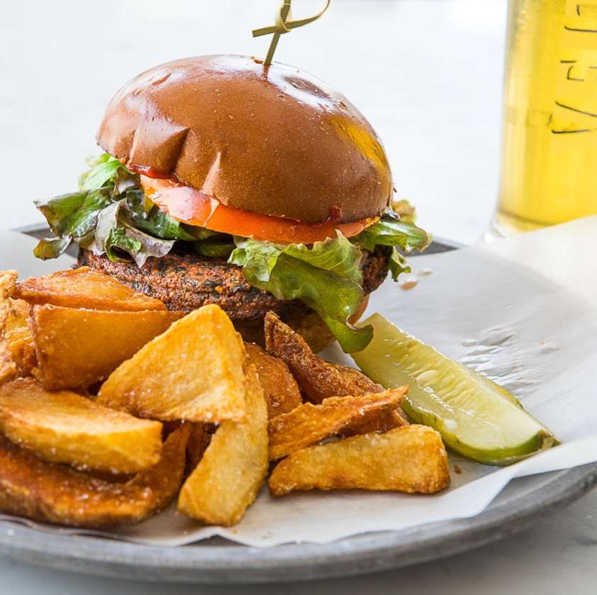 12 Restaurants With the Best French Fries in Chicago | UrbanMatter
