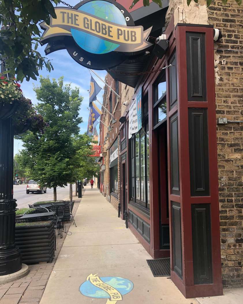 9 English Pubs to Get Bangers and Mash in Downtown Chicago | UrbanMatter