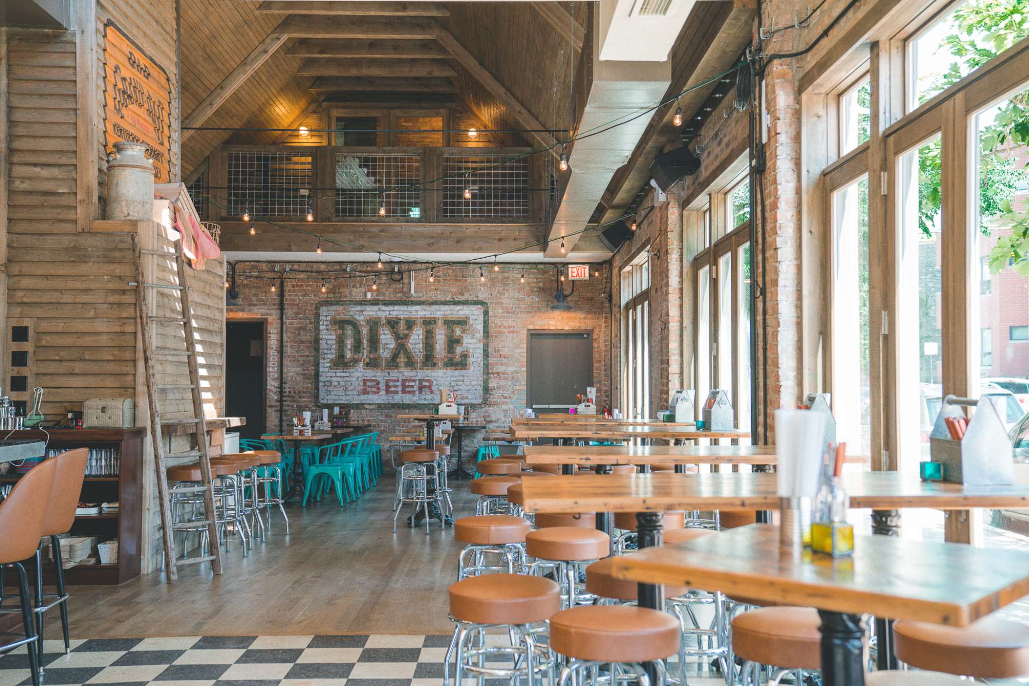 Where to Sip the Best Prosecco in Chicago | UrbanMatter