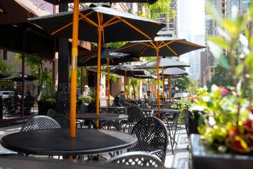 16 Amazing Outdoor Patio Bars to Visit in Chicago | UrbanMatter