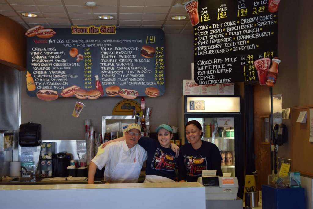 25 Best Hot Dog Restaurants & Stands in America to Visit - UrbanMatter