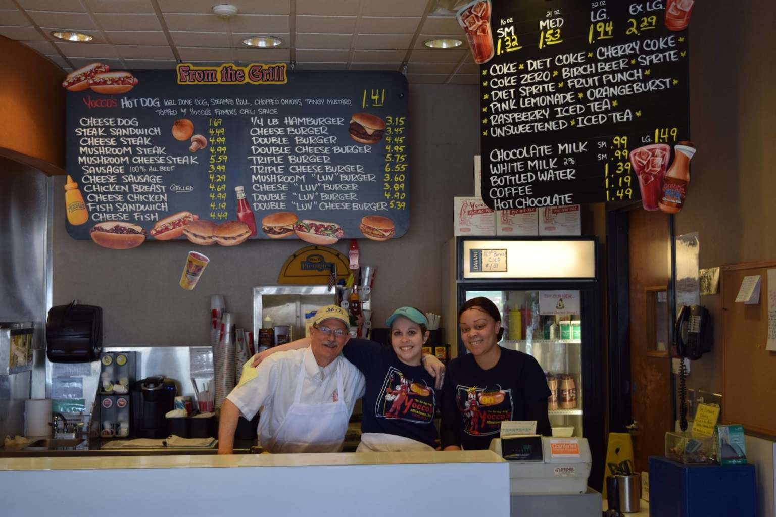 25 Best Hot Dog Restaurants & Stands in America to Visit - UrbanMatter