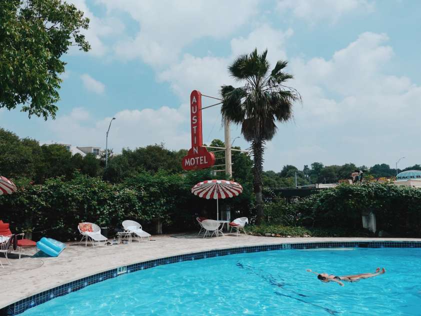 15 Coolest Retro Motels to Visit in America - UrbanMatter