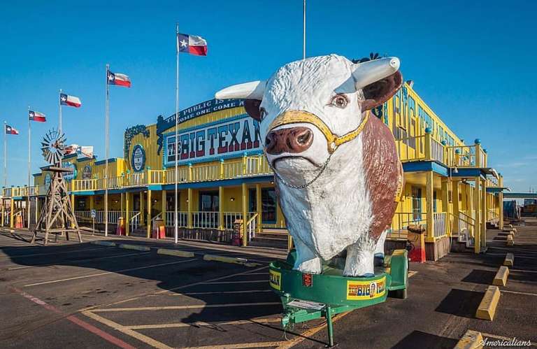 15 Coolest Retro Motels to Visit in America - UrbanMatter