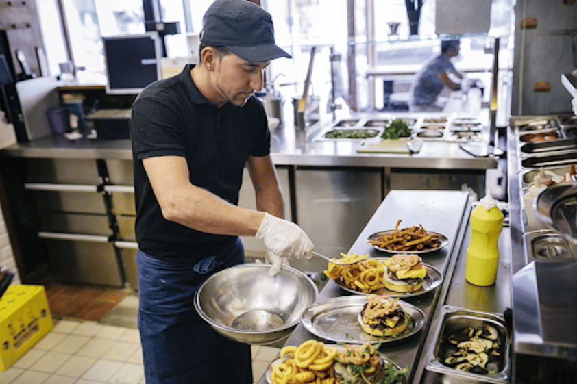 Popular Food Items from Classic American Restaurants - UrbanMatter